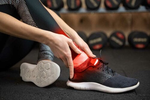 Douleur à la cheville : causes et traitements